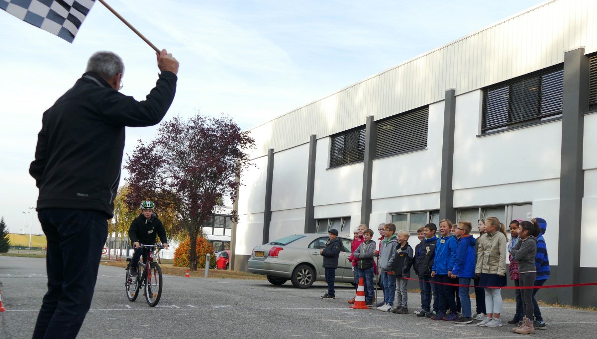 Homburg | Achtung Auto! Michelin und ADAC sorgen für mehr ...