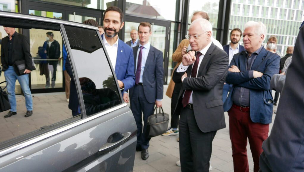Ein Projekt beeindruckender als das andere: Wirtschaftsminister Barke ...